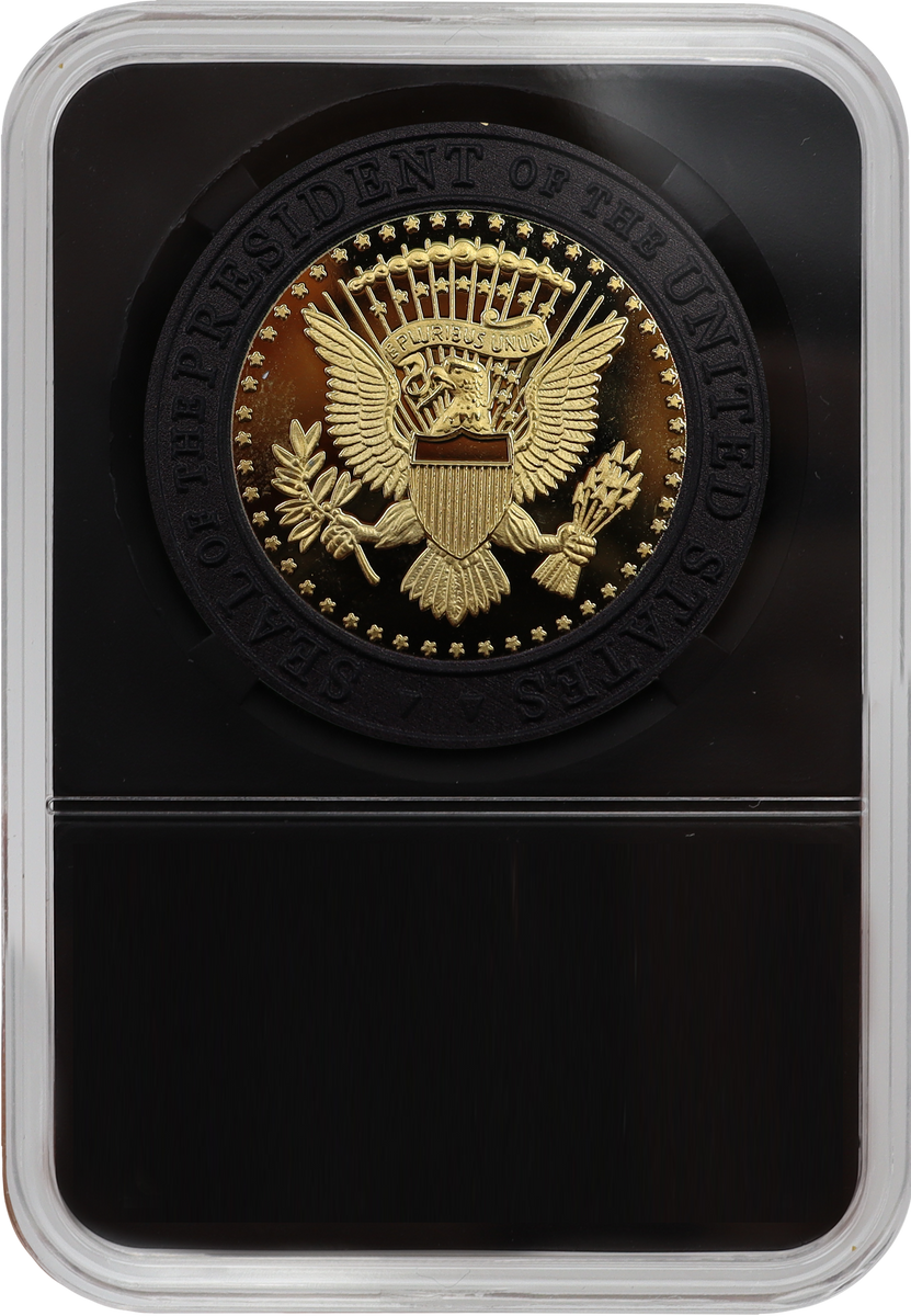 President Trump’s Black & Gold Save America Collectible Coin – The Donald Trump Store